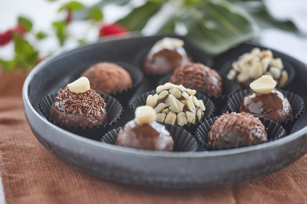 Festive Favourites Australian Macadamias recipe ebook — Brookfarm